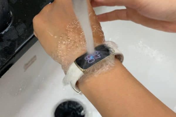 Waterproof Fitbit Watches – Your Best Bets in 2023 - Superwatches